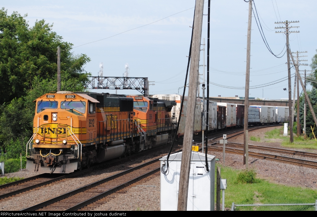 BNSF 8912